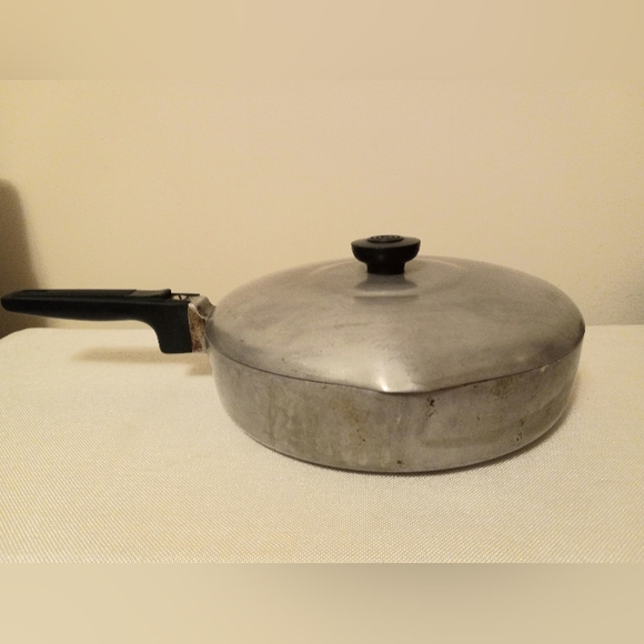 Wagner Ware | Kitchen | Vtg Magnalite Cast Aluminum In Lidded Fry Pan ...
